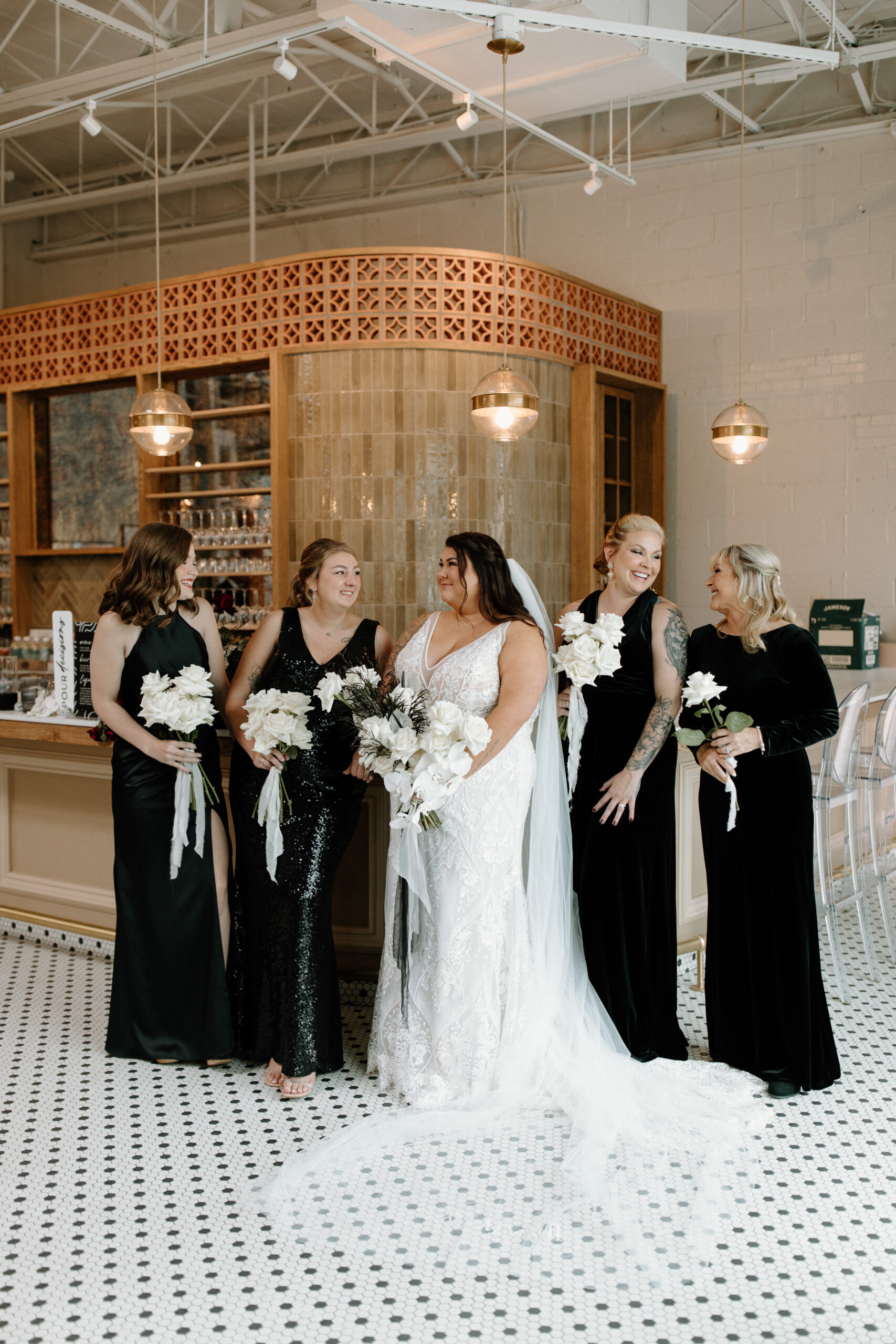 Shannon & Alex: Modern, Chic, Moody | seededevents.com
