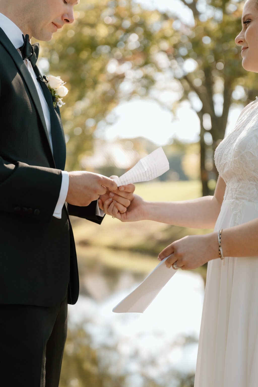 A Modern and Minimal Ceremony at Hotel Hartness | Courtney + Nick ...