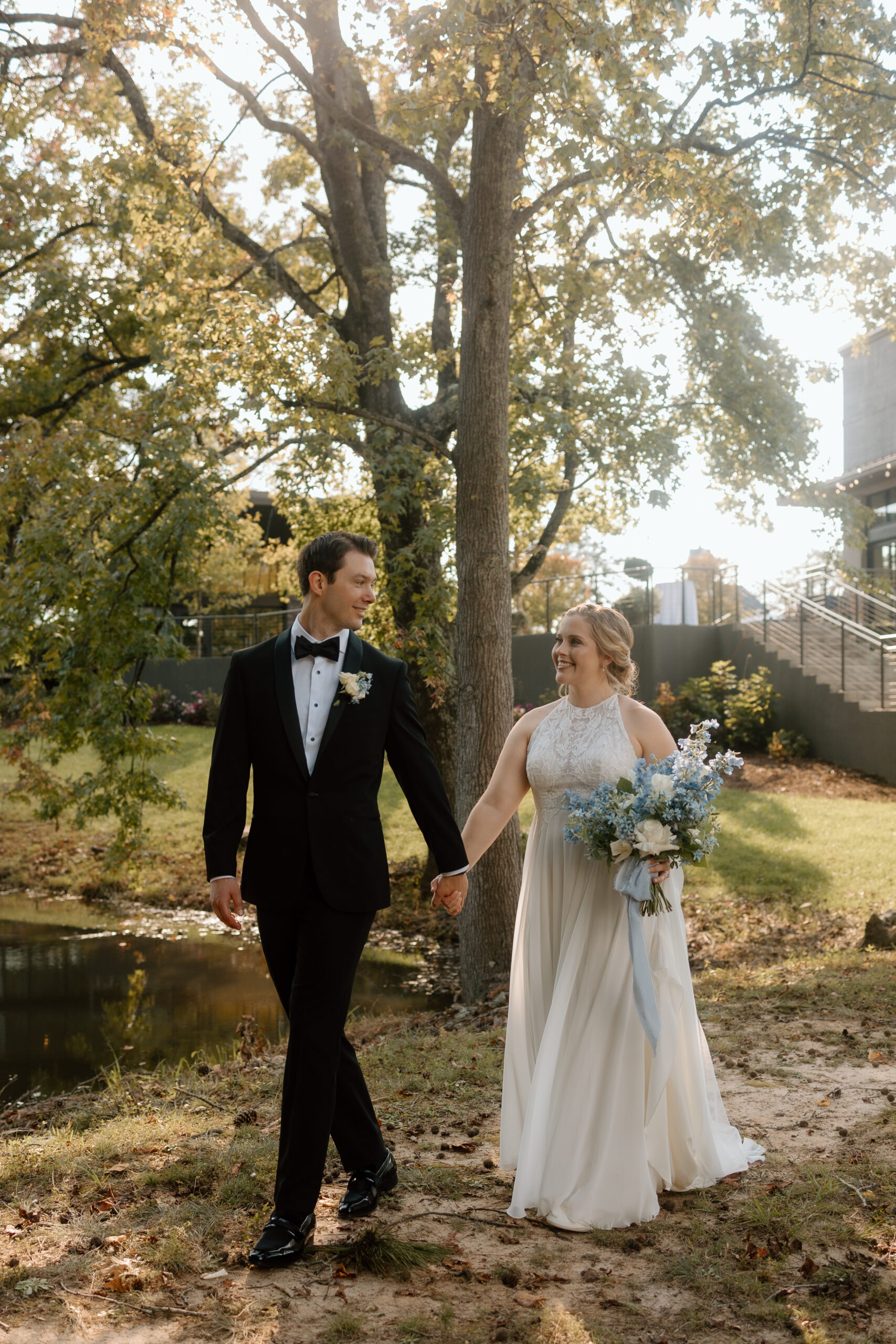 A Modern and Minimal Ceremony at Hotel Hartness | Courtney + Nick ...