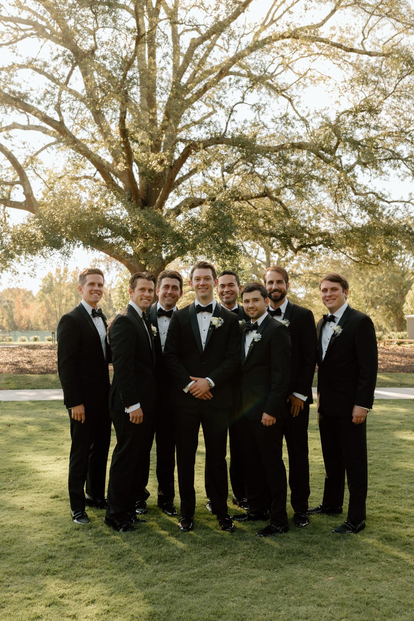A Modern and Minimal Ceremony at Hotel Hartness | Courtney + Nick ...