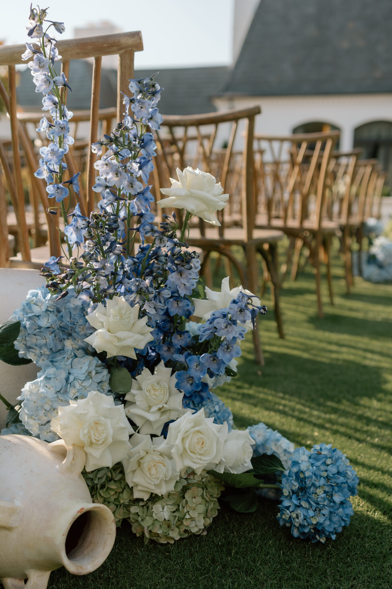 A Modern and Minimal Ceremony at Hotel Hartness | Courtney + Nick ...