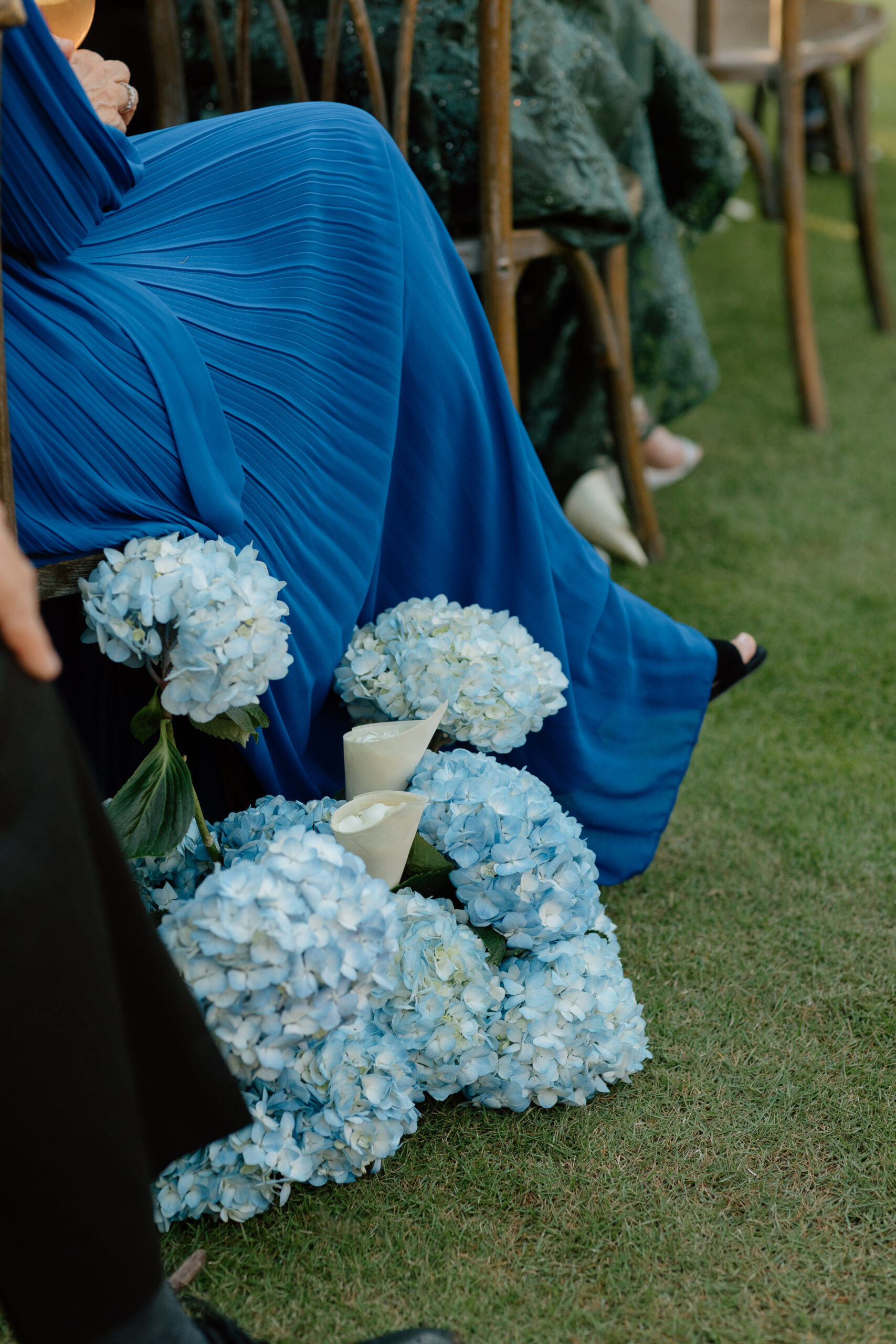 A Modern and Minimal Ceremony at Hotel Hartness | Courtney + Nick ...